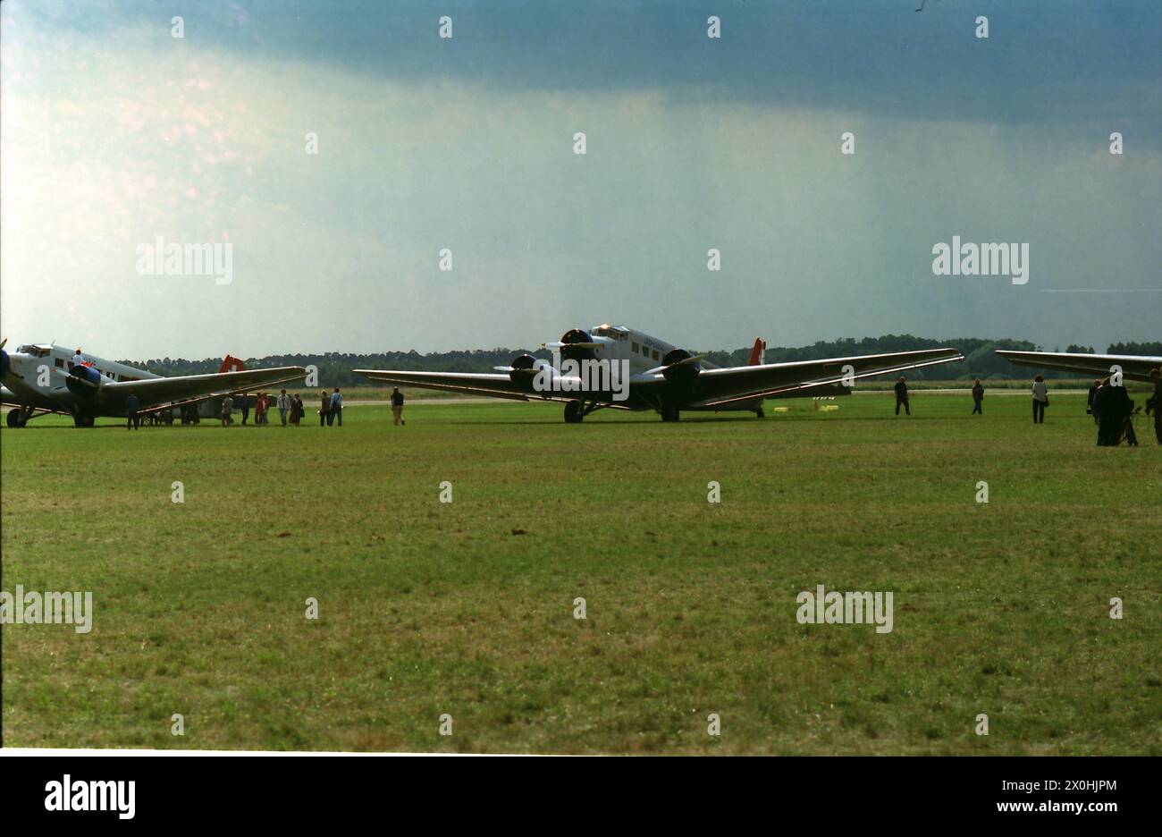 In the summer of 1994, the old Junkers factory airfield was (re)opened ...