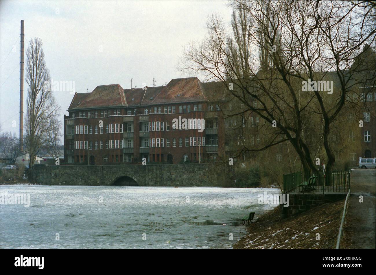 Das Bild zeigt die Woelkpromenade vom See aus gesehen. Soweit man die ... Das Bild zeigt die Woelkpromenade vom See aus gesehen. Soweit man die ...