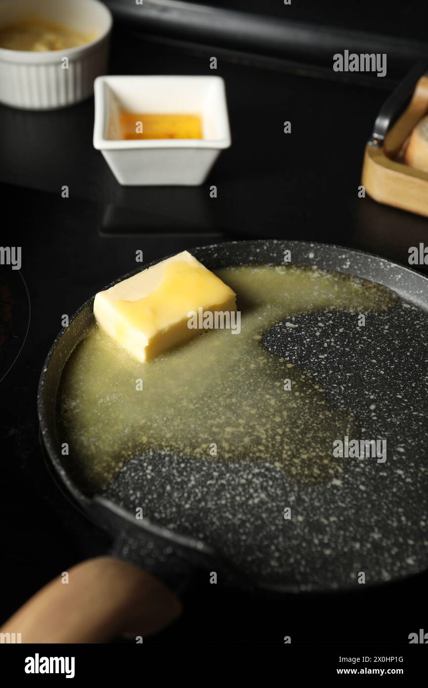 Melting butter in frying hi-res stock photography and images - Alamy