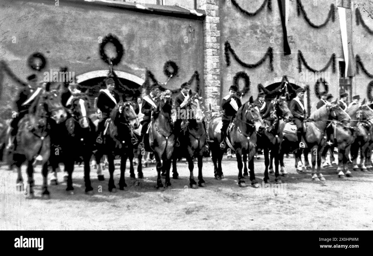 "The Protestant riders vent their anger with loud shouts of ""fie ...