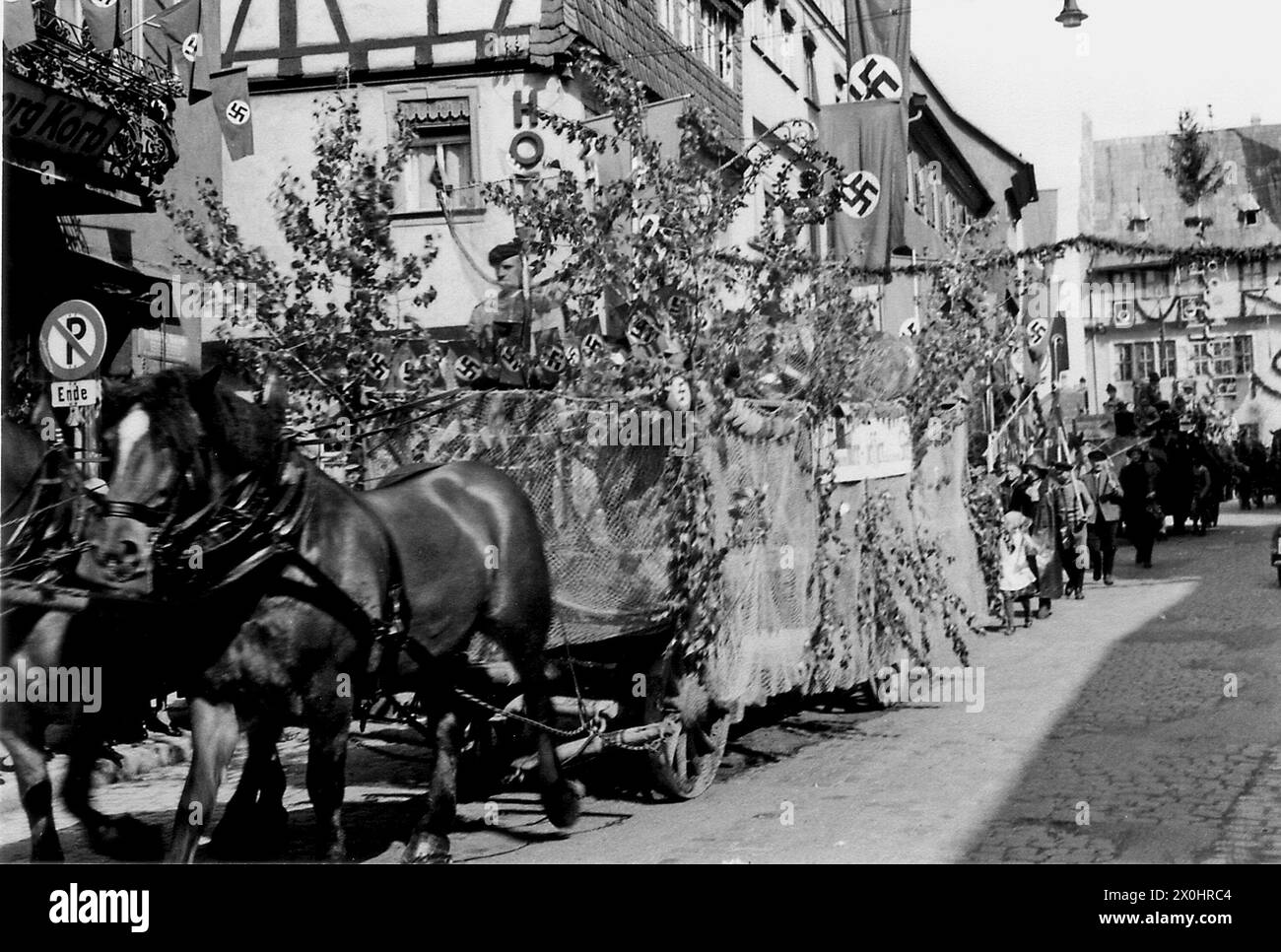 May 1, 1933 Horse-drawn carriage [automated translation] Stock Photo ...
