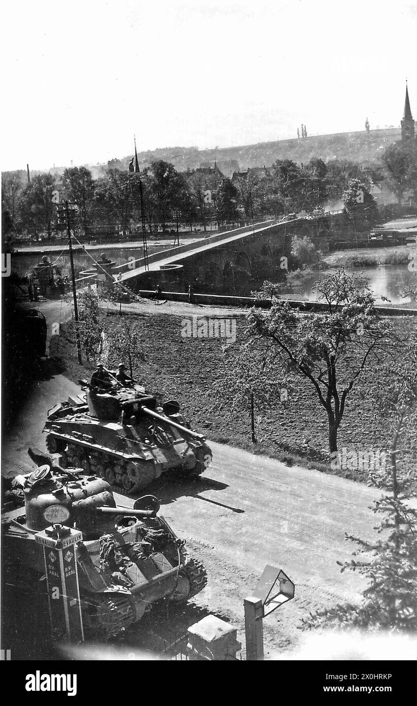 US tanks after invasion, in front of the old Main bridge, tanks in ...