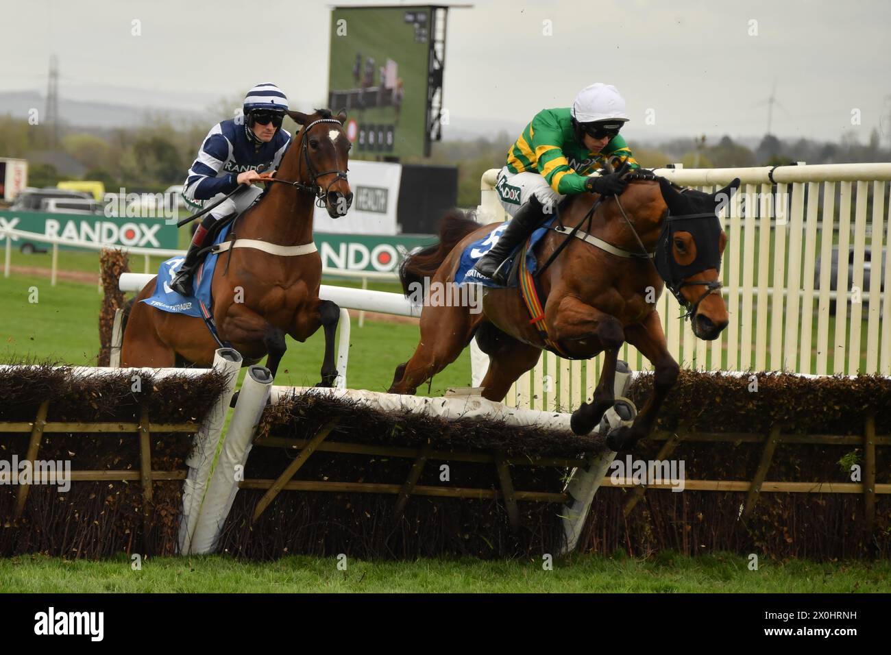 Top flat racing jockey hi-res stock photography and images - Alamy