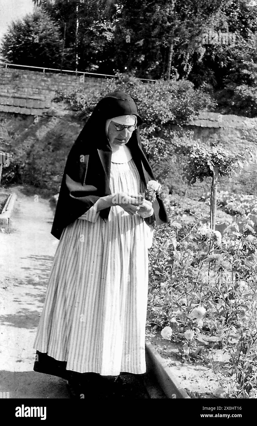 Matron 1950s Black and White Stock Photos & Images - Alamy