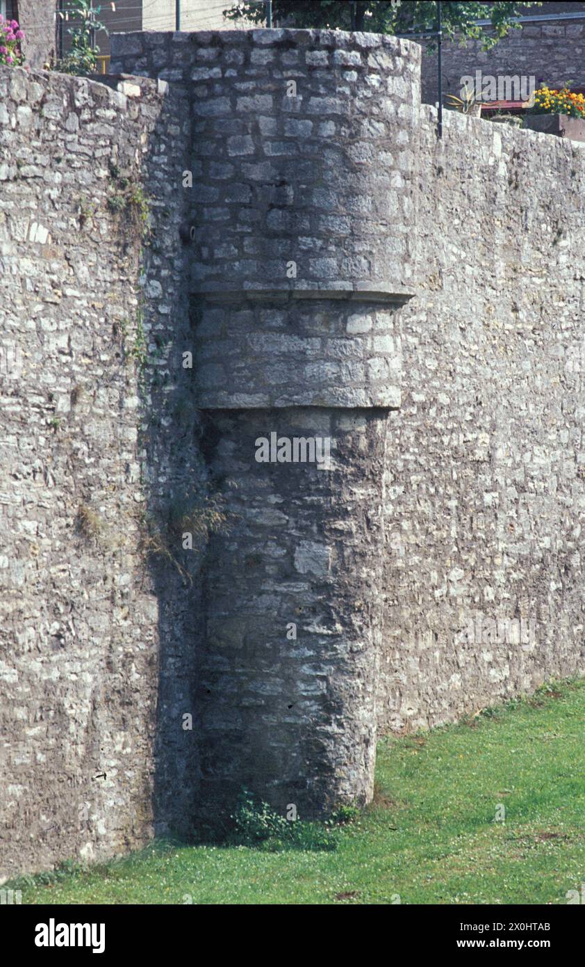 City wall [automated translation] Stock Photo - Alamy