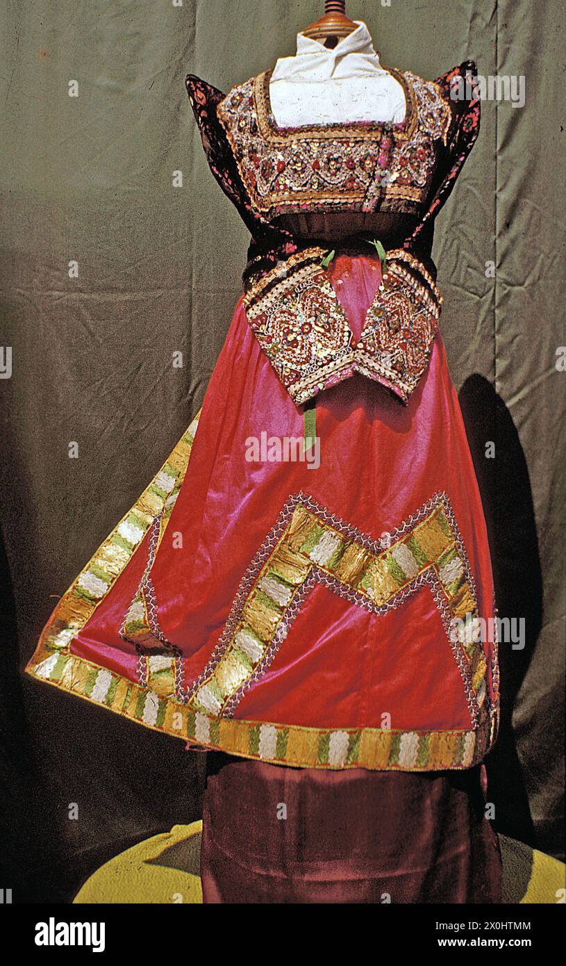 Old costume [automated translation] Stock Photo - Alamy