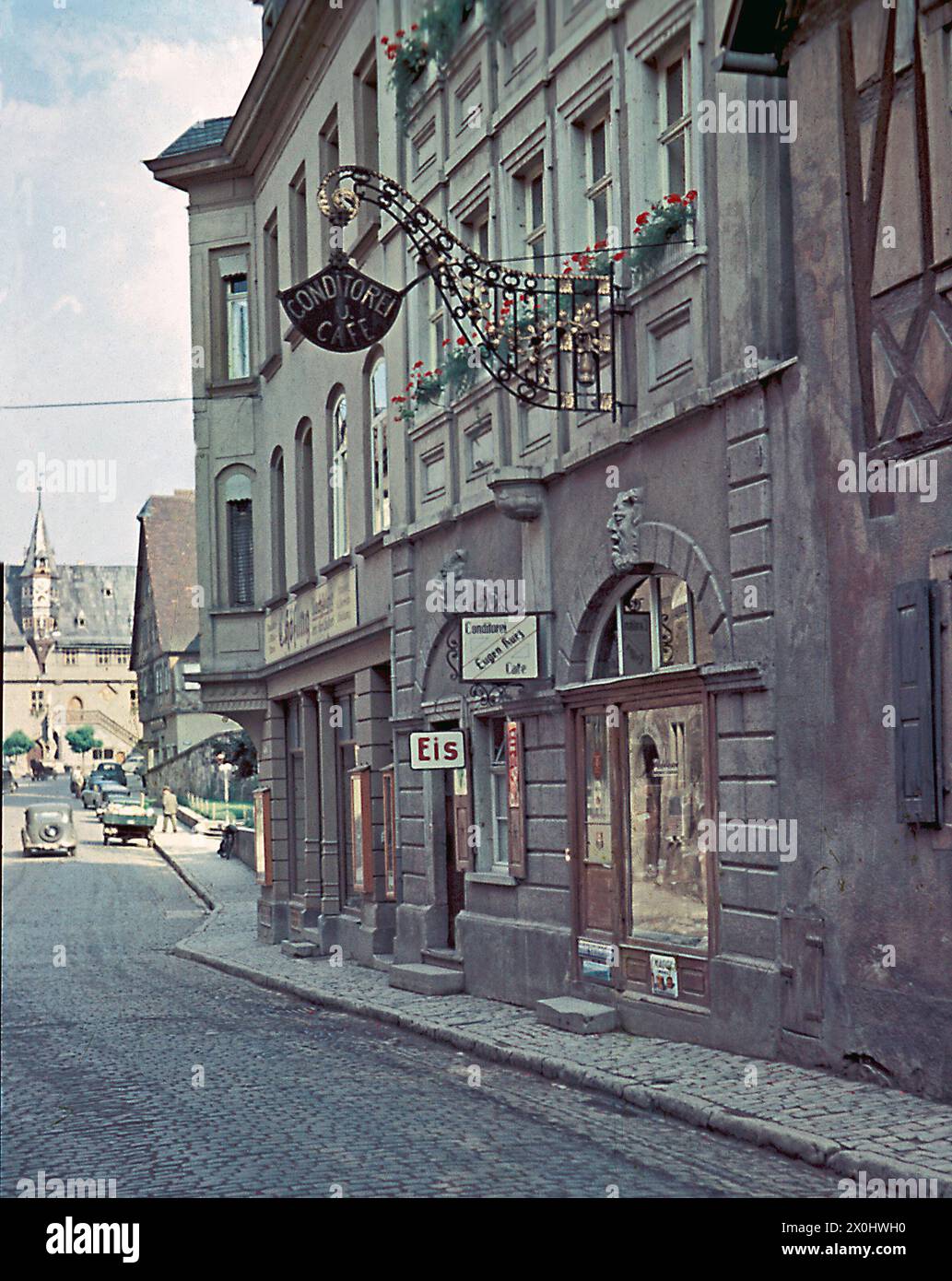 1950s store front hi-res stock photography and images - Alamy