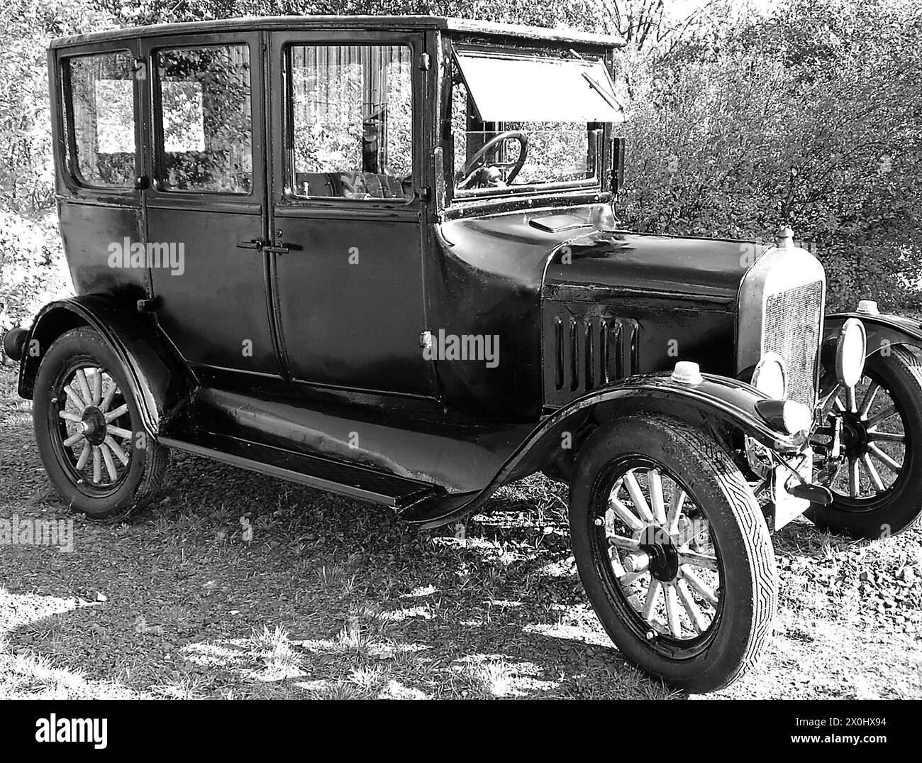 "A car of the brand Ford ""Thin Lizzy"", undated recording [automated ...