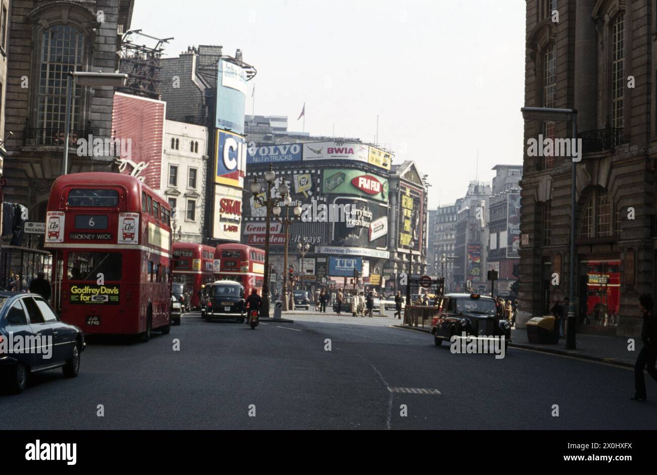 London bus 1976 hi-res stock photography and images - Alamy