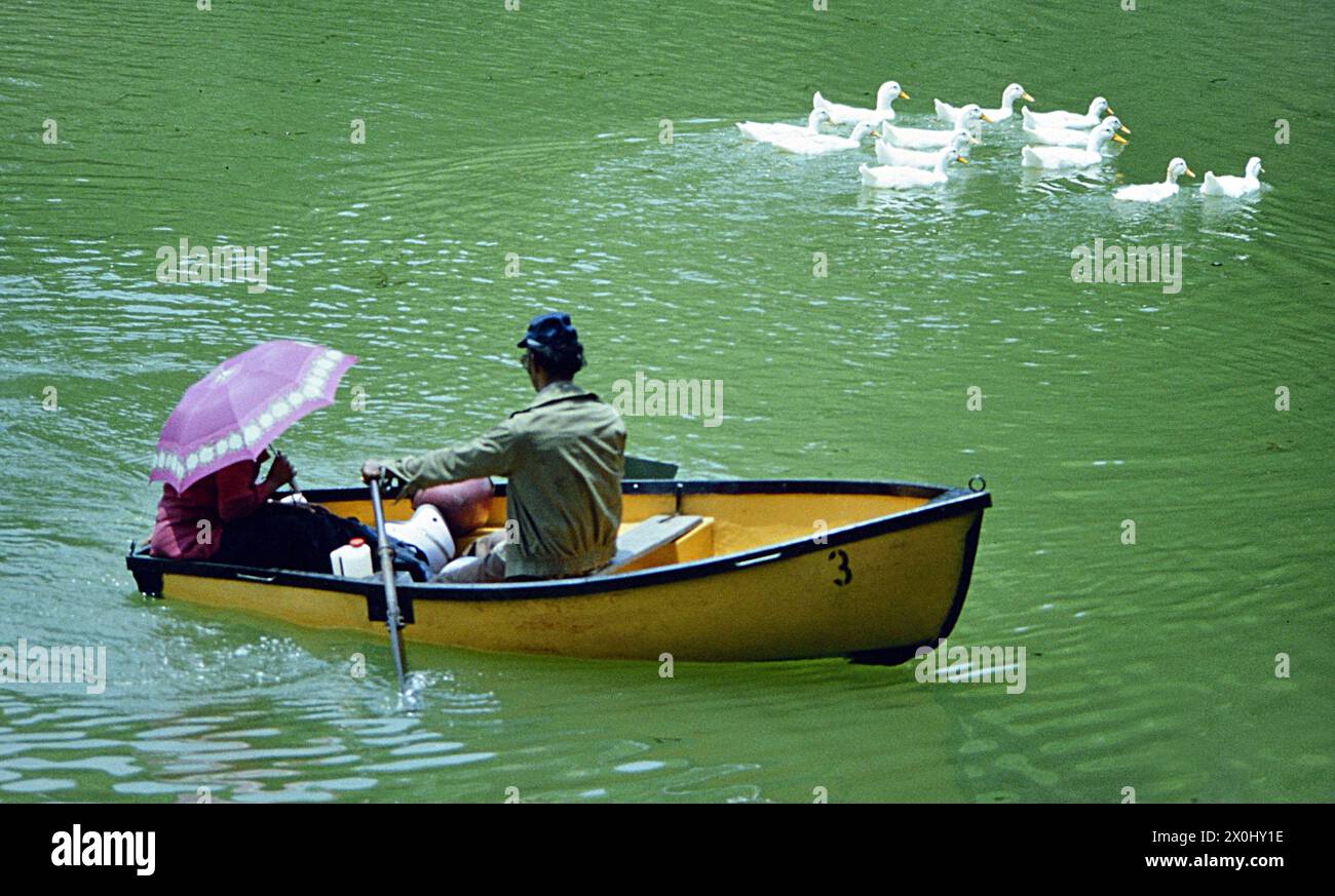 80’s boat hi-res stock photography and images - Alamy