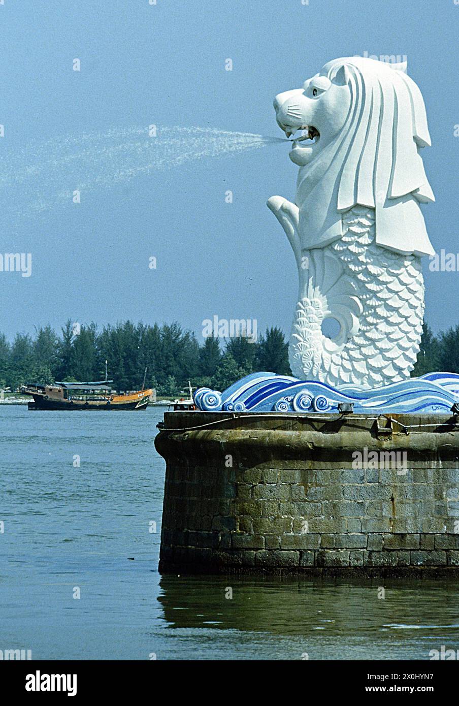 "The statue ""Merlion"" by the artist Lim Nang Seng, designed by Alec ...