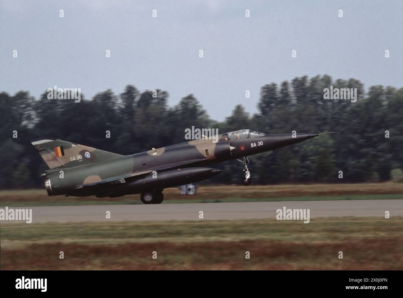 - aereo da attacco supersonico Dassault Mirage 5 della Aviazione ...