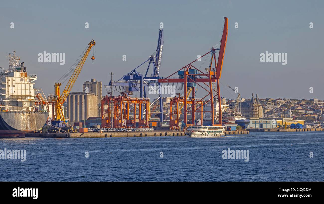 Istanbul, Turkey - October 19, 2023: Gantry Crane Boom Lift Up at Port ...