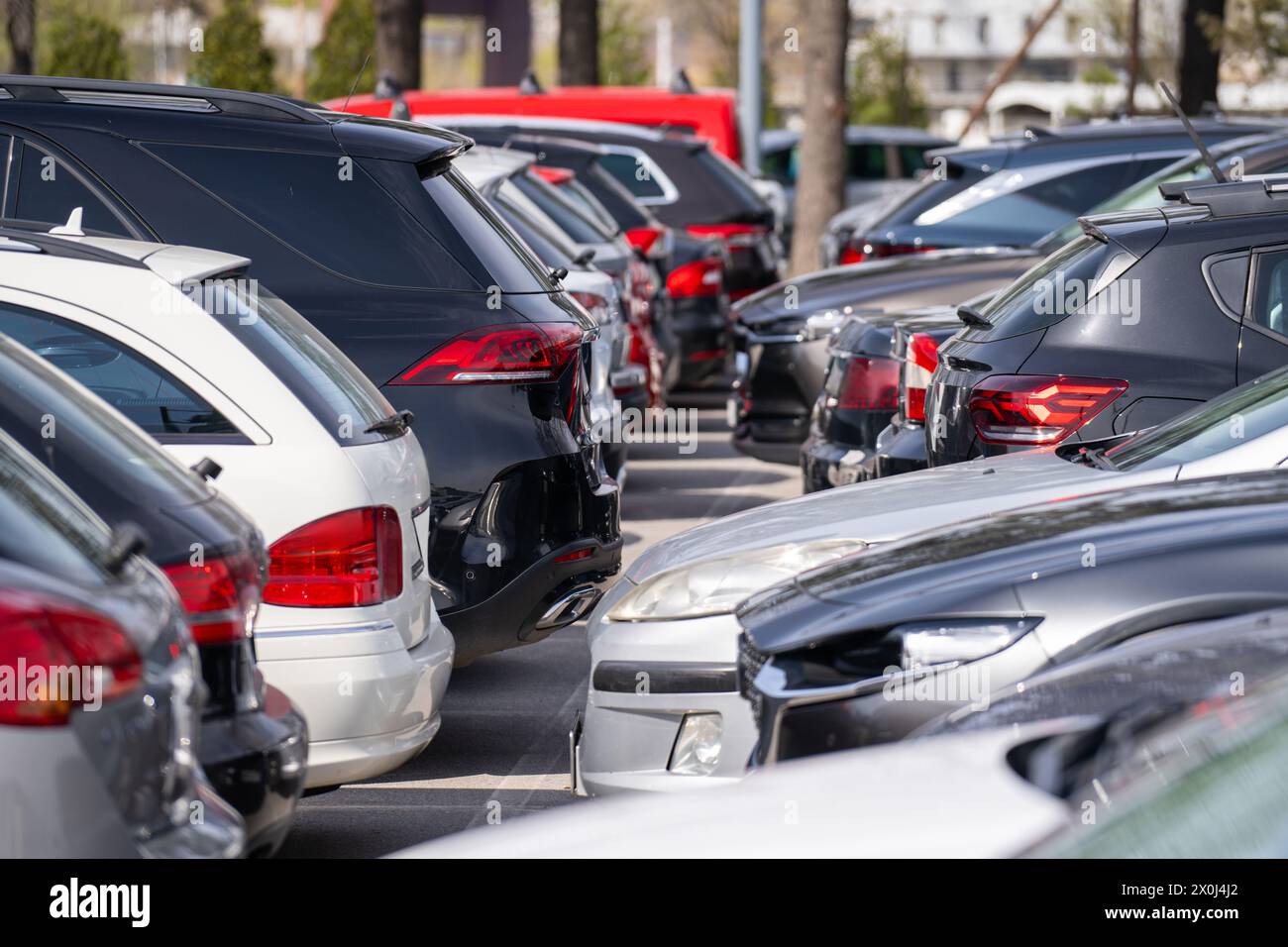Parked vehicles hi-res stock photography and images - Alamy