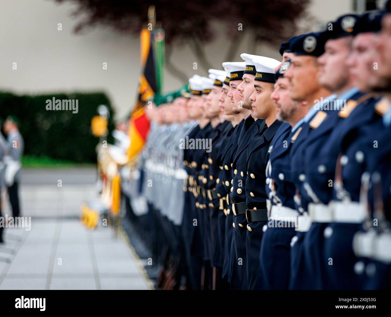 Berlin, Deutschland. 11th Apr, 2024. Soldiers of the Guard Battalion ...