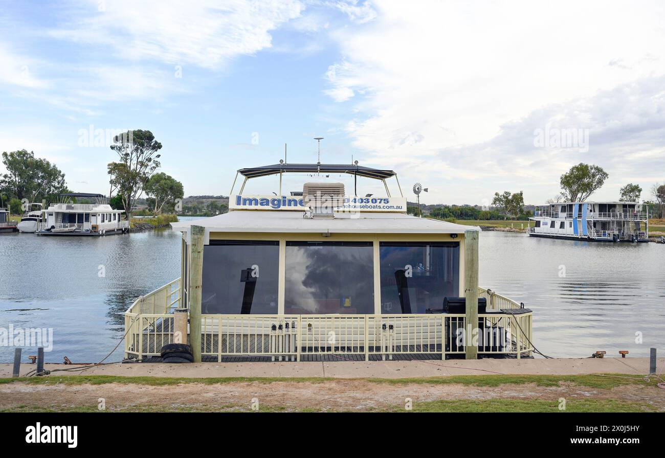 A general view of a river houseboat. Australia’s longest river is 2.520 ...