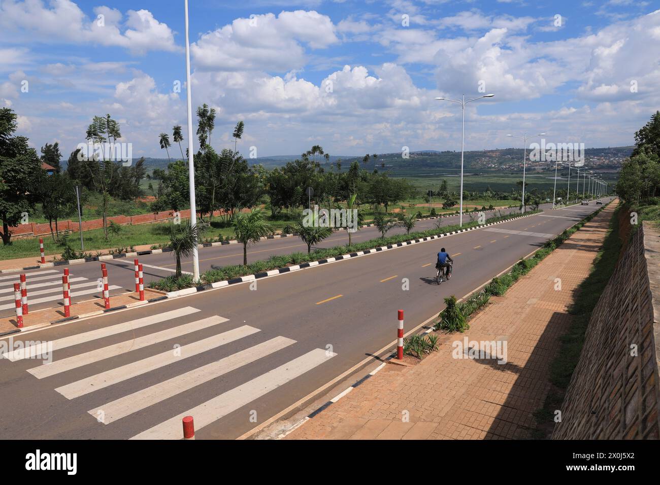 (240412) -- KIGALI, April 12, 2024 (Xinhua) -- This photo taken on ...
