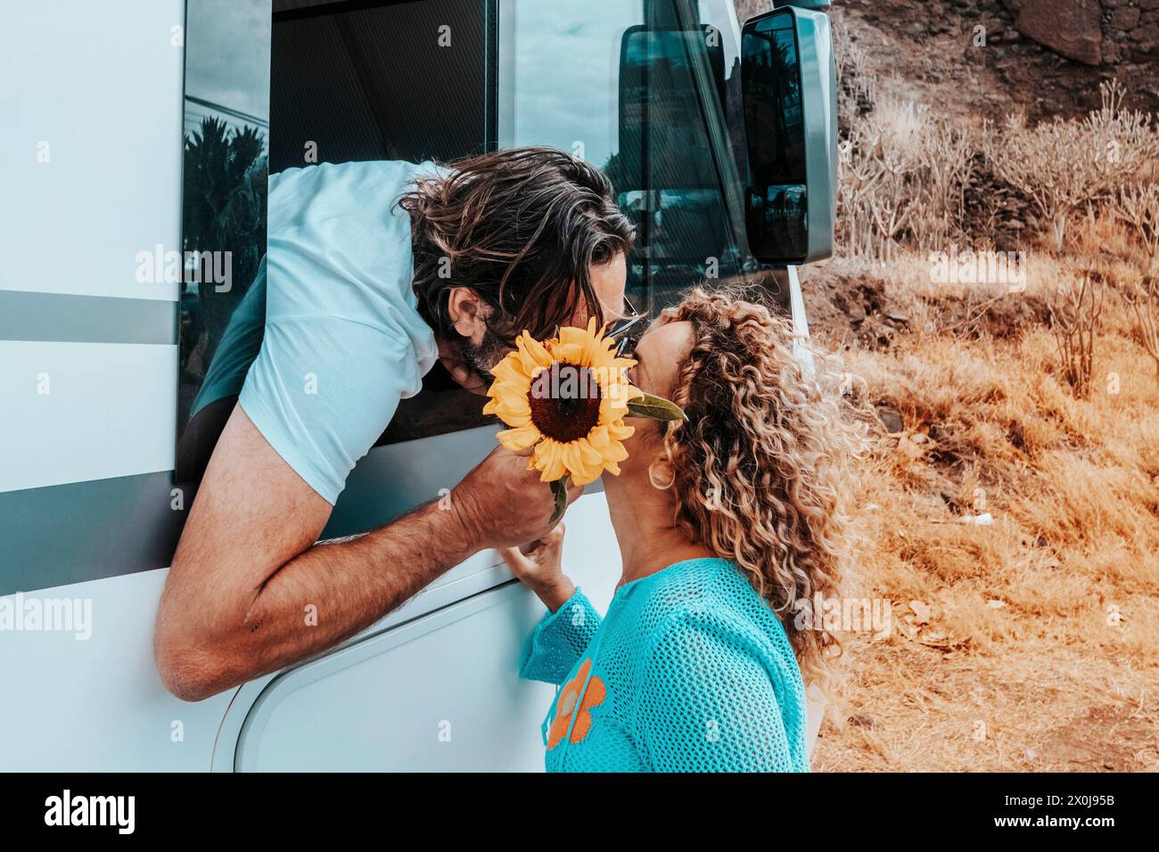 Off grid vehicle hi-res stock photography and images - Alamy