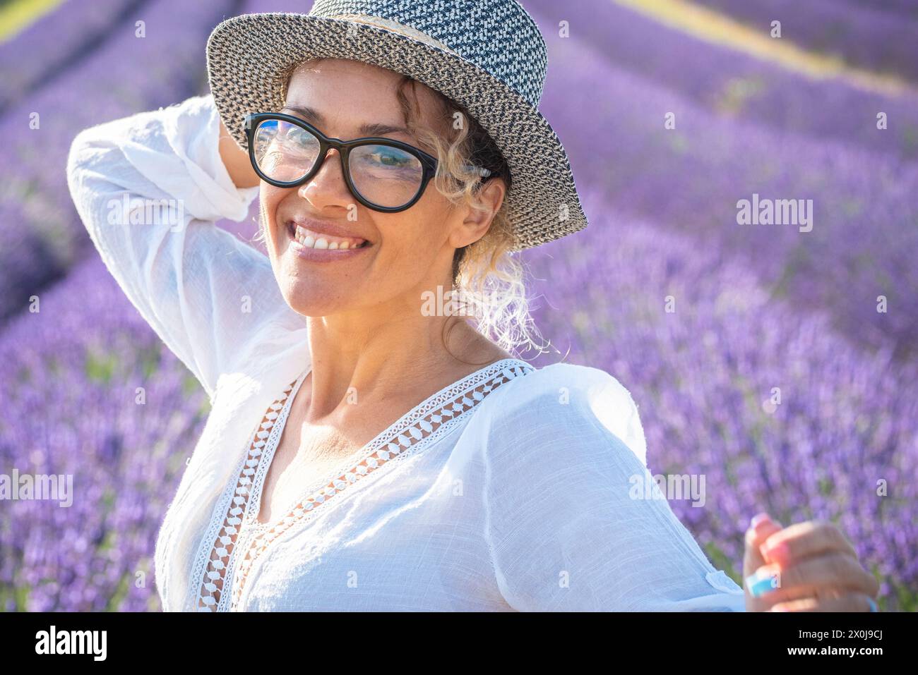 Joy parfum hi-res stock photography and images - Alamy