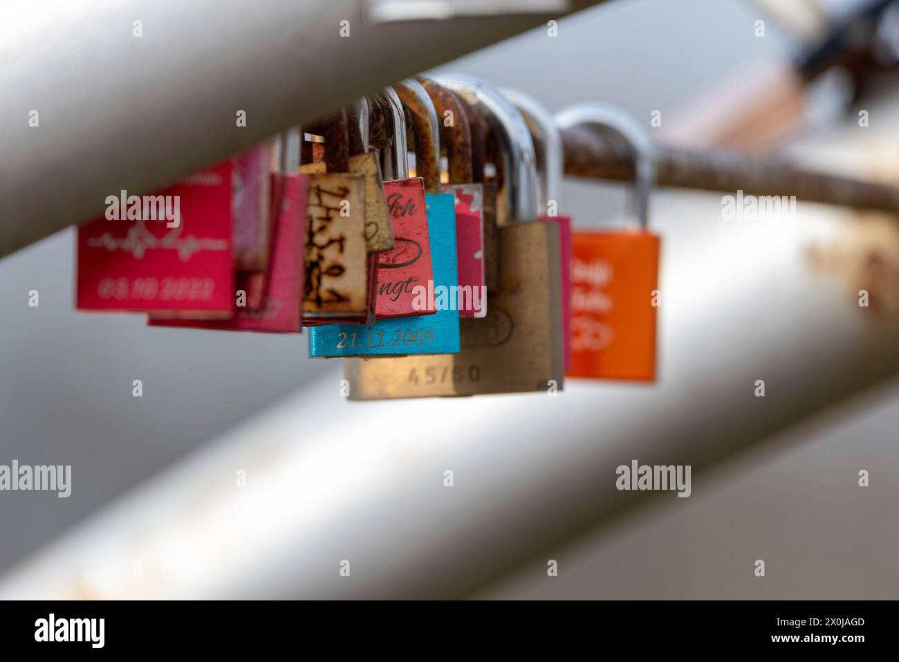 Railing hanging hi-res stock photography and images - Alamy