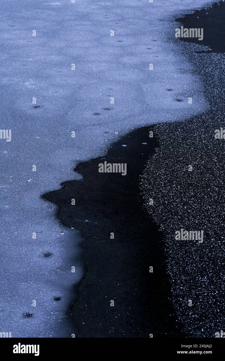 Ice formation on a lake, filigree patterns and structures in the ice ...