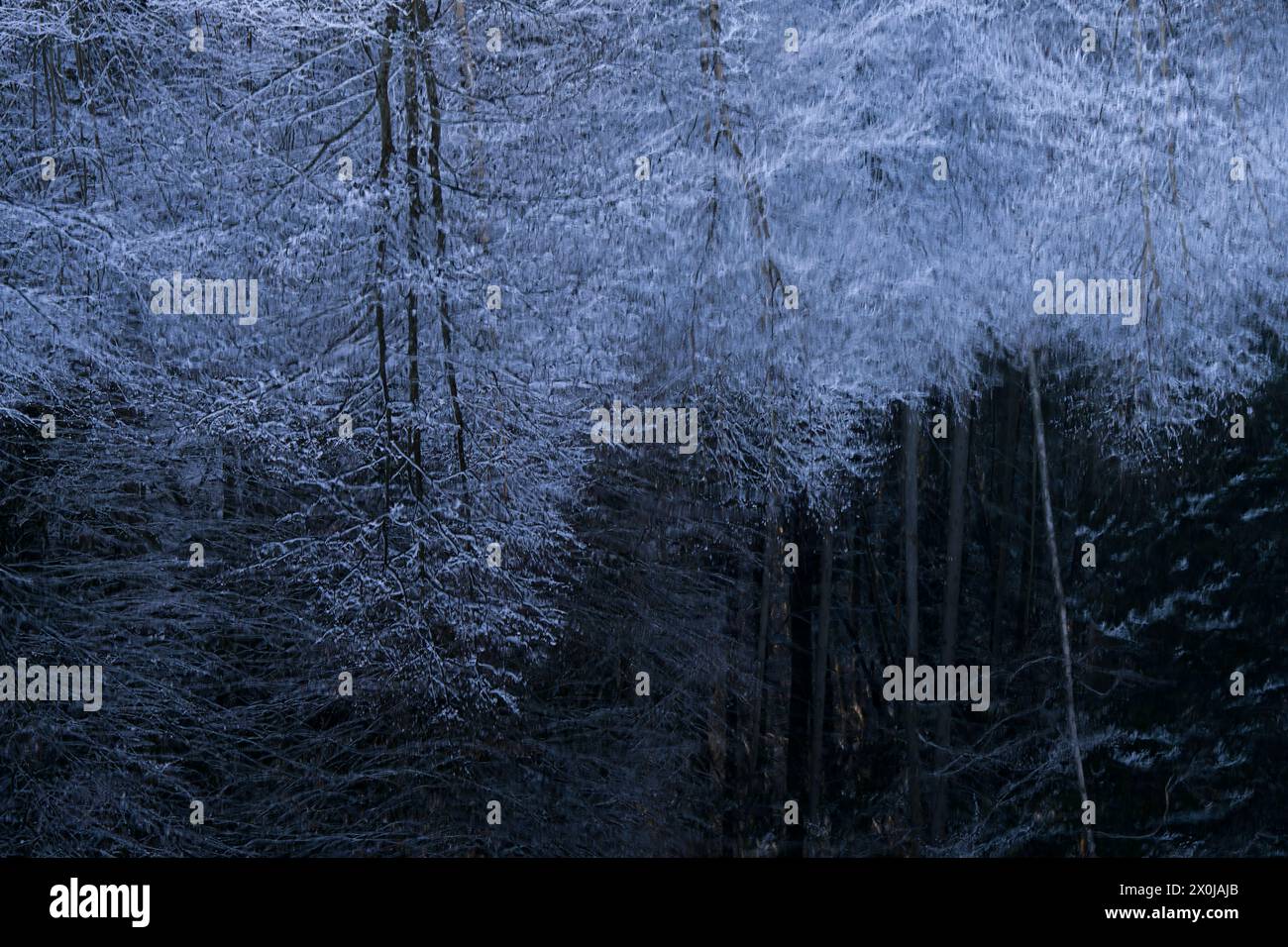 Dark surfaces reflect hi-res stock photography and images - Alamy