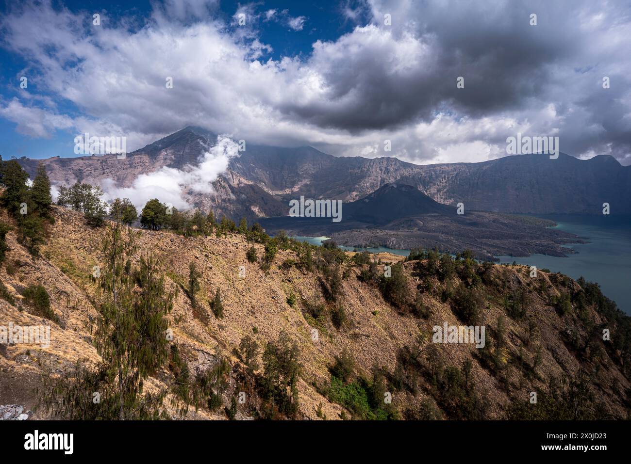 Trekking up the 3726 meter high volcano Gunung Rinjani in Mount Rinjani ...
