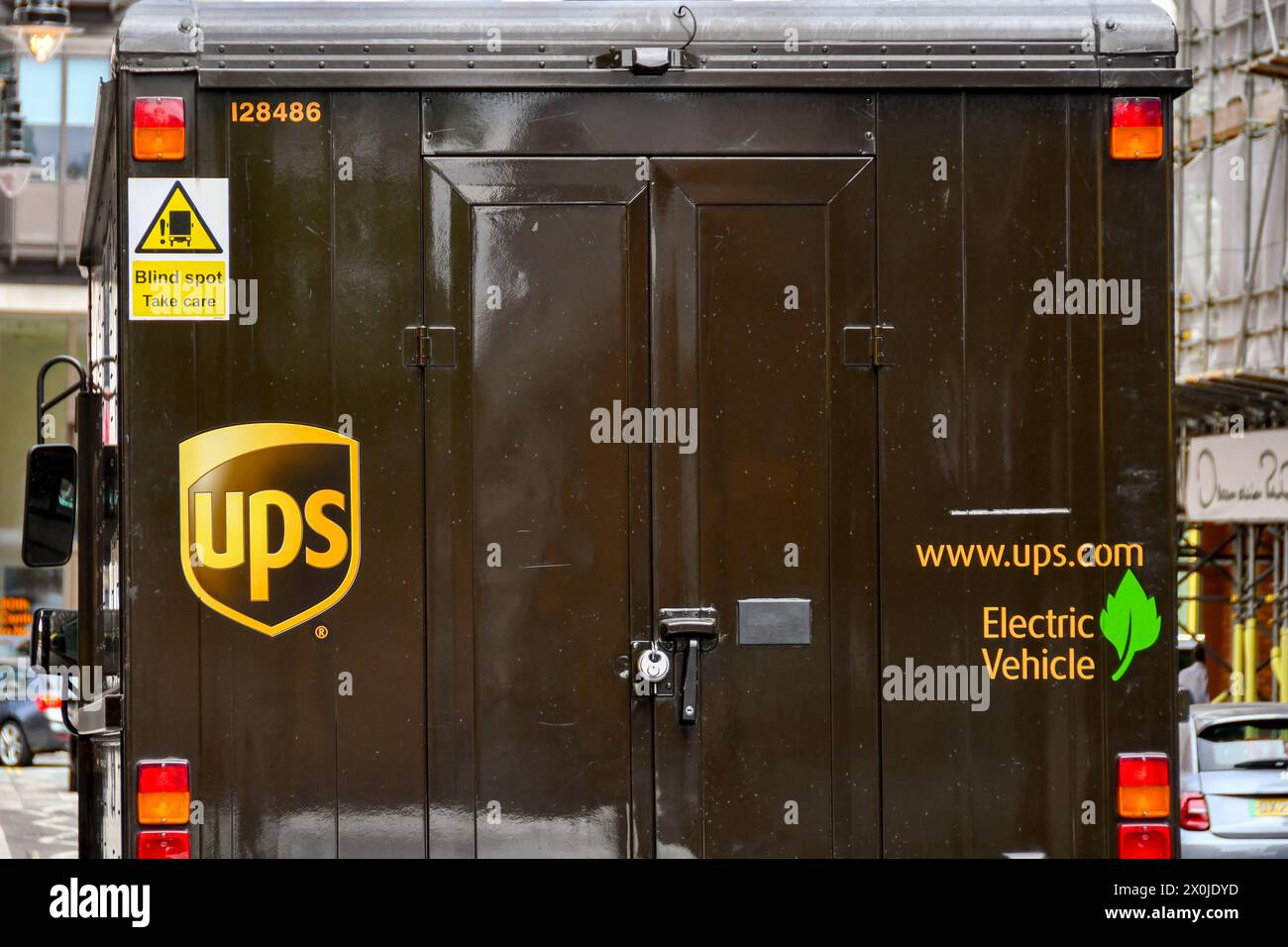 Delivery spot hi-res stock photography and images - Alamy