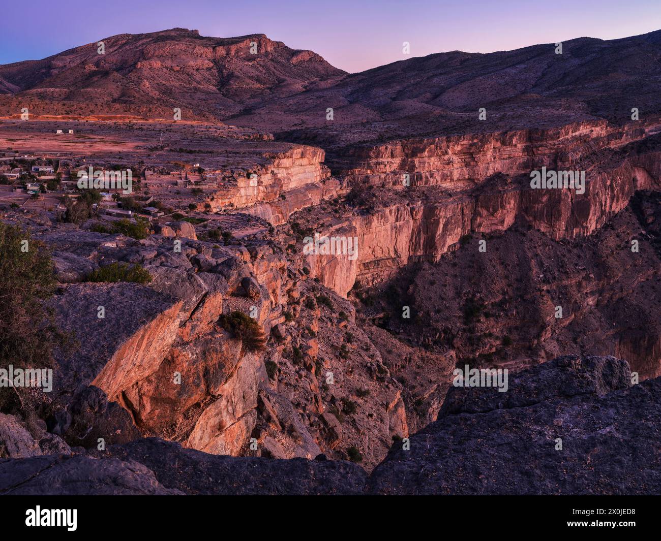 Oman, Al Hayl, dawn at the viewpoint on Jebel Shams Stock Photo - Alamy