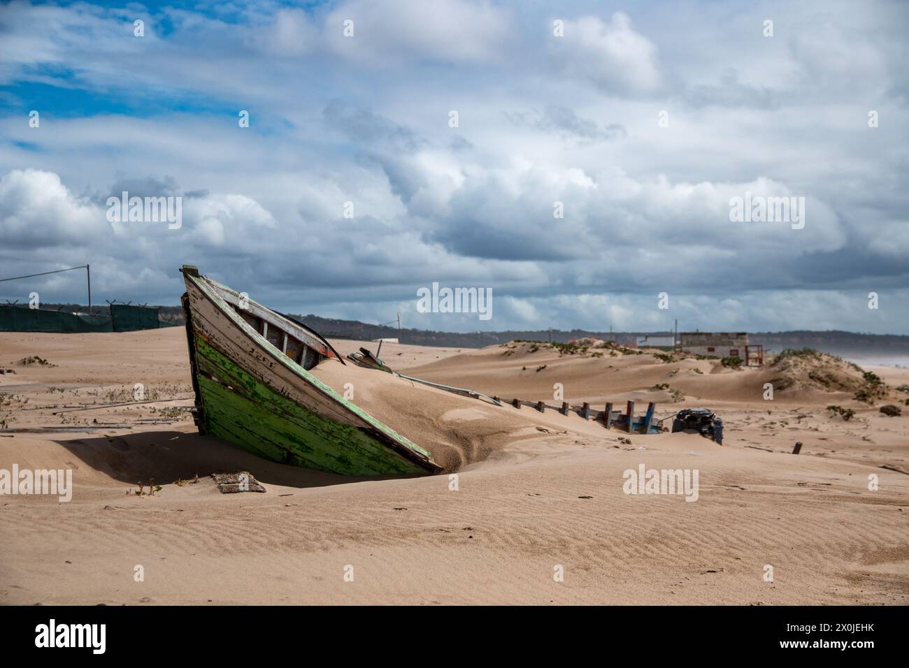 Shipwreck beach wooden ocean hi-res stock photography and images - Alamy