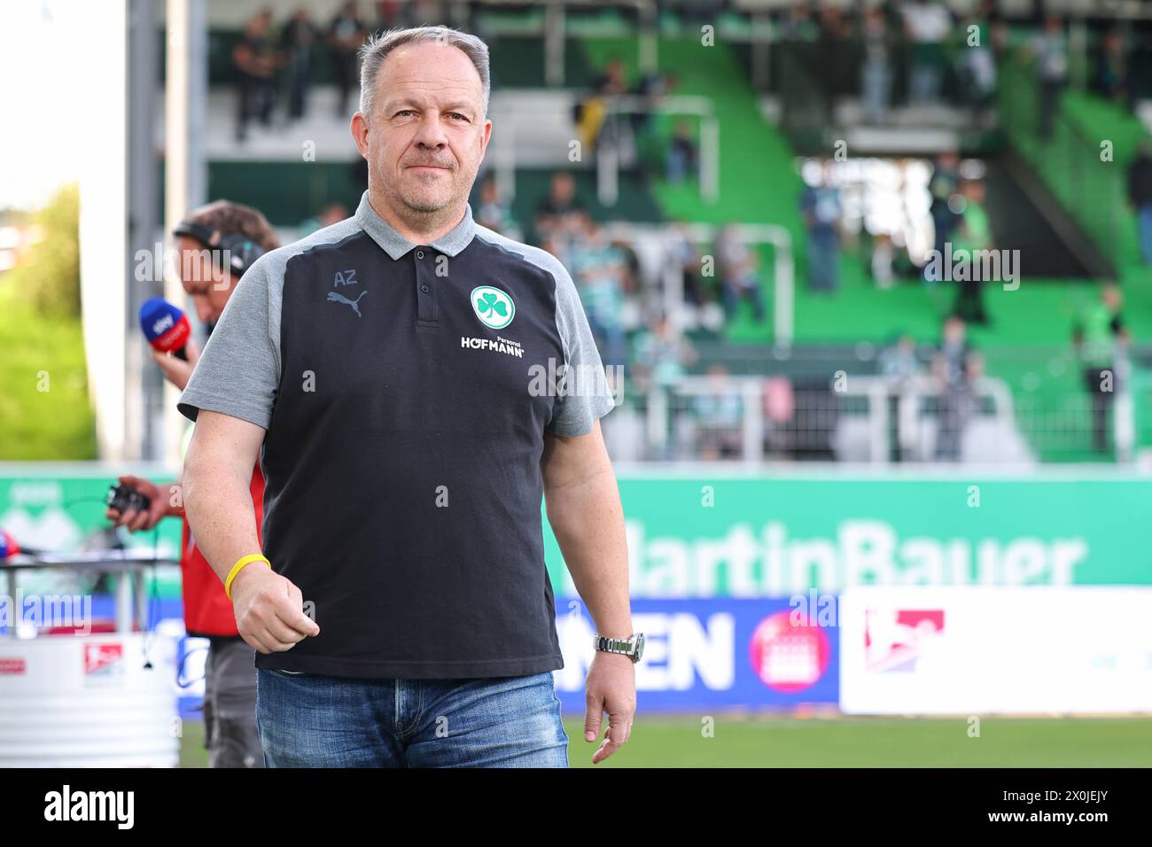 12 April 2024, Bavaria, Fürth: Soccer, Bundesliga 2, SpVgg Greuther ...