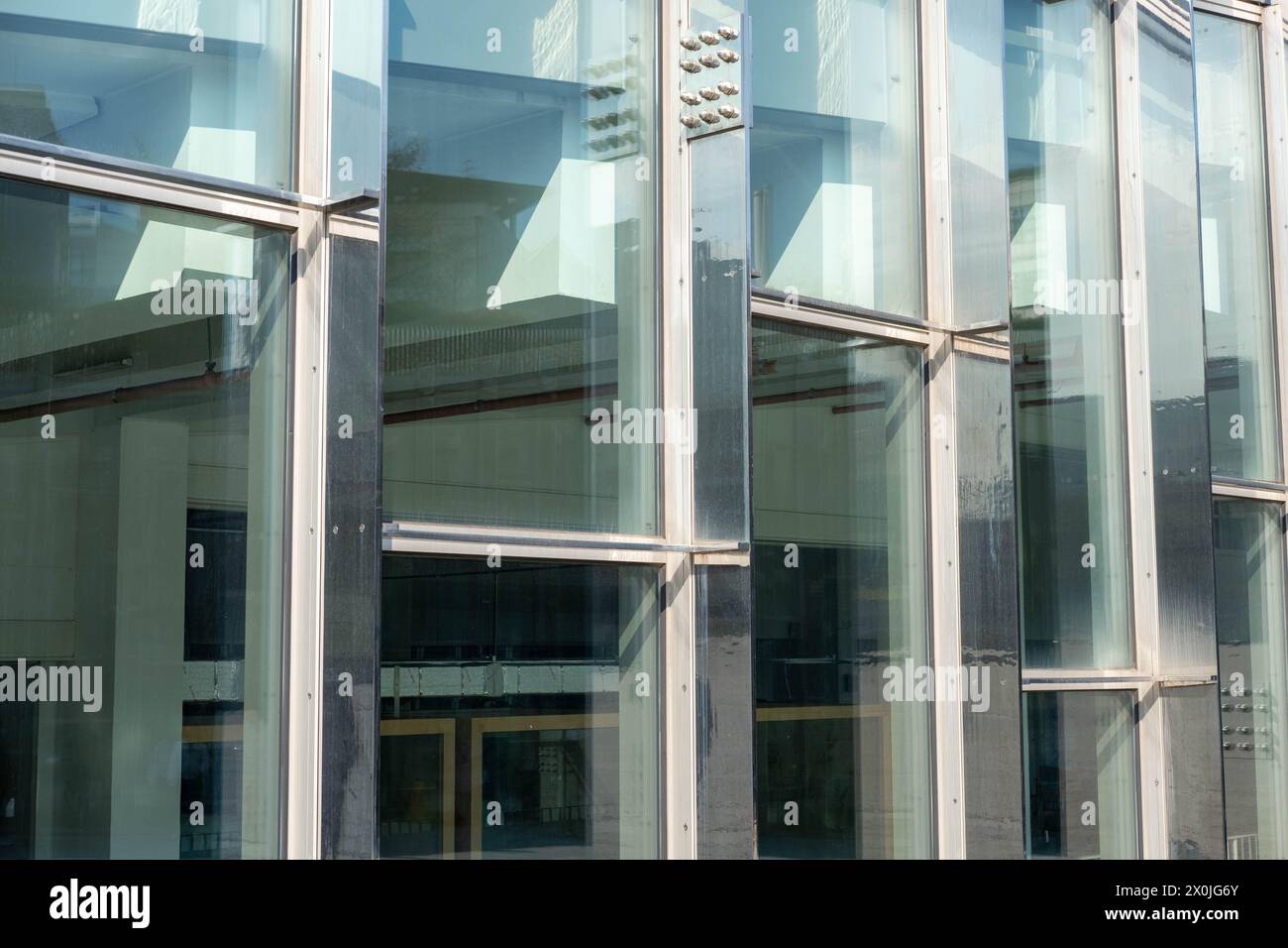 Modern Glass Facade Office Building Stock Photo - Alamy