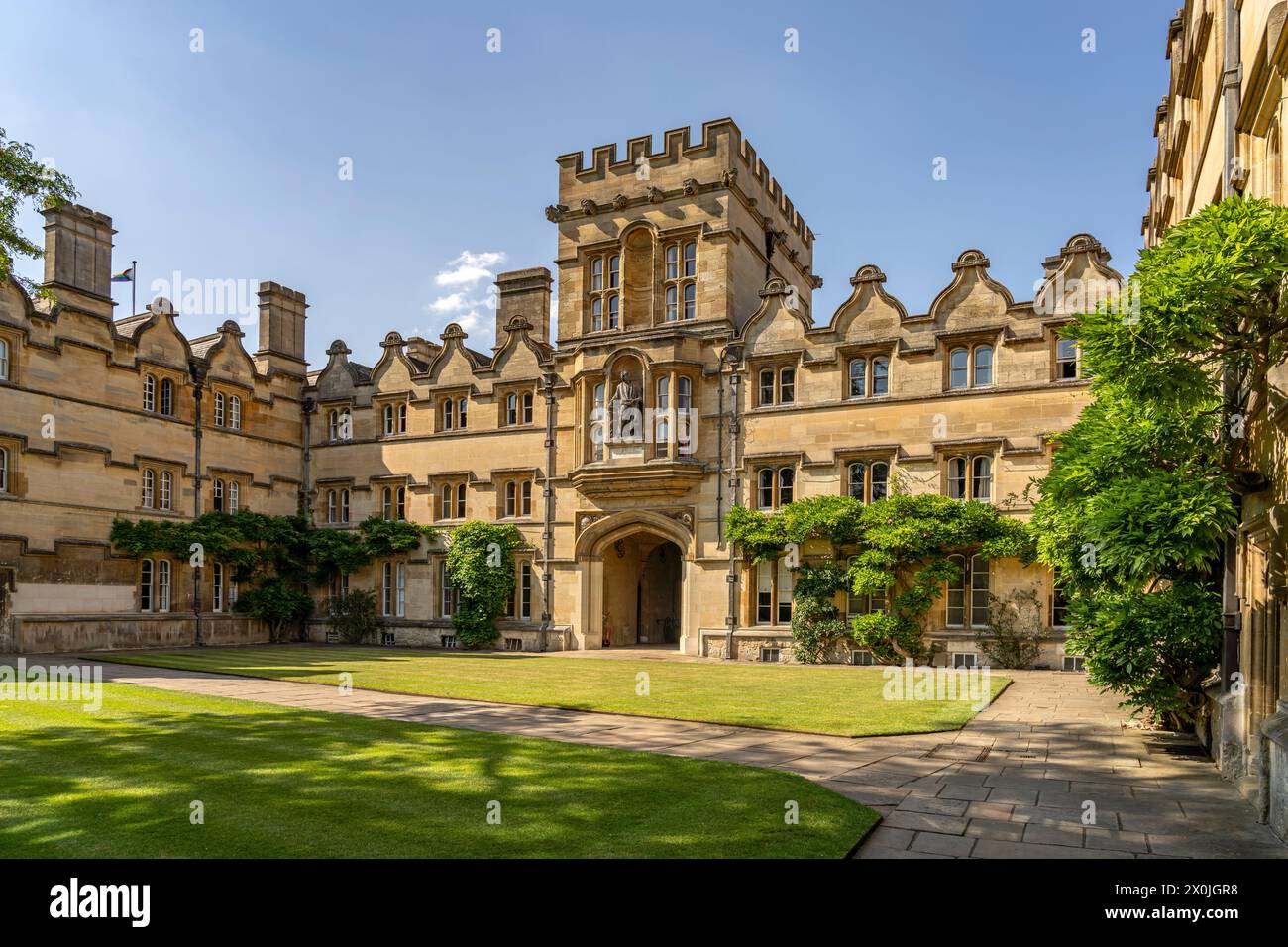 Oxford university quad hi-res stock photography and images - Alamy