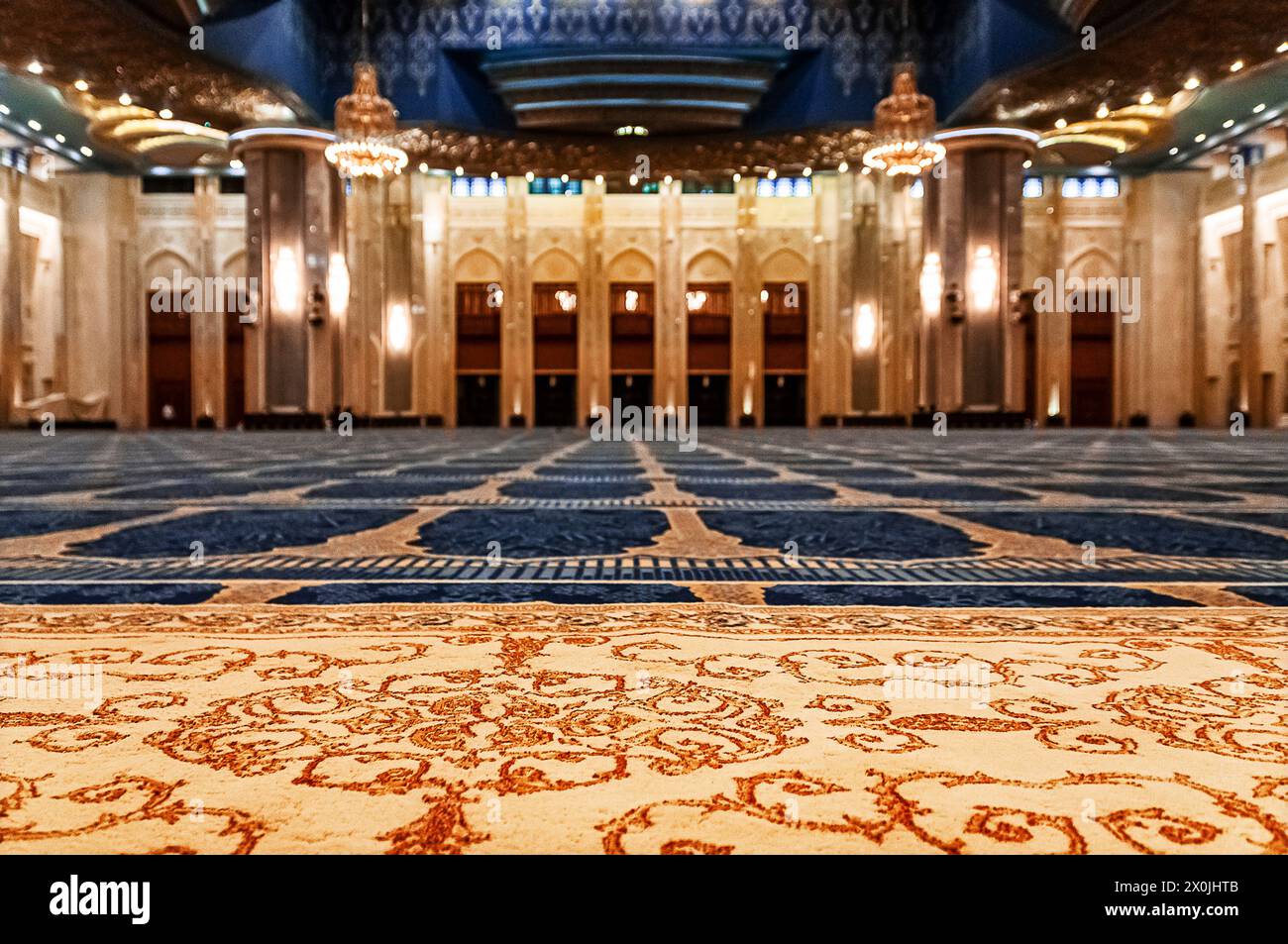 the magnificence of the interiors of the great mosque in Kuwait City ...