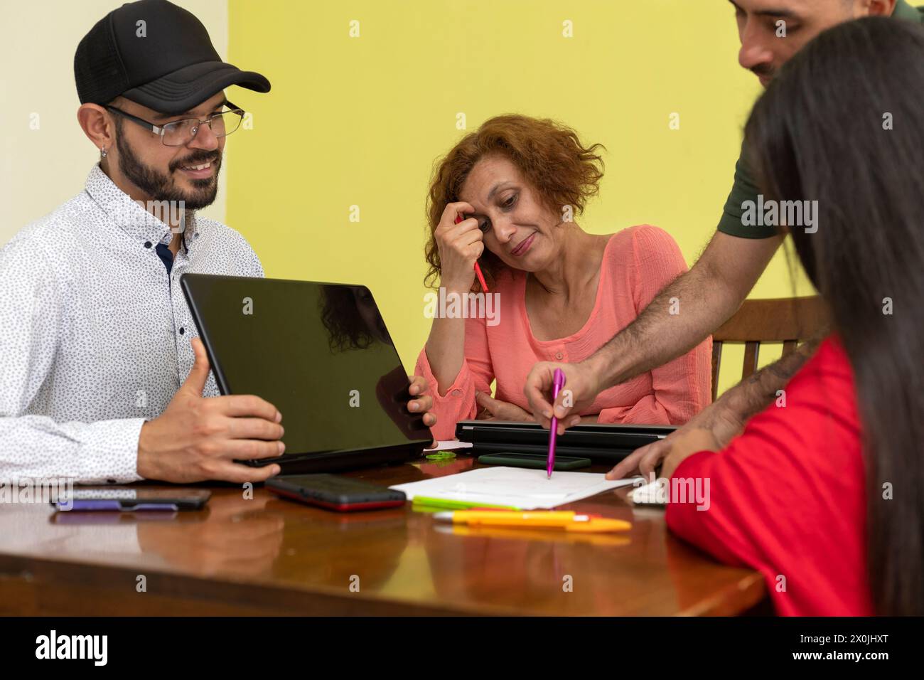Positive working atmosphere hi-res stock photography and images - Alamy