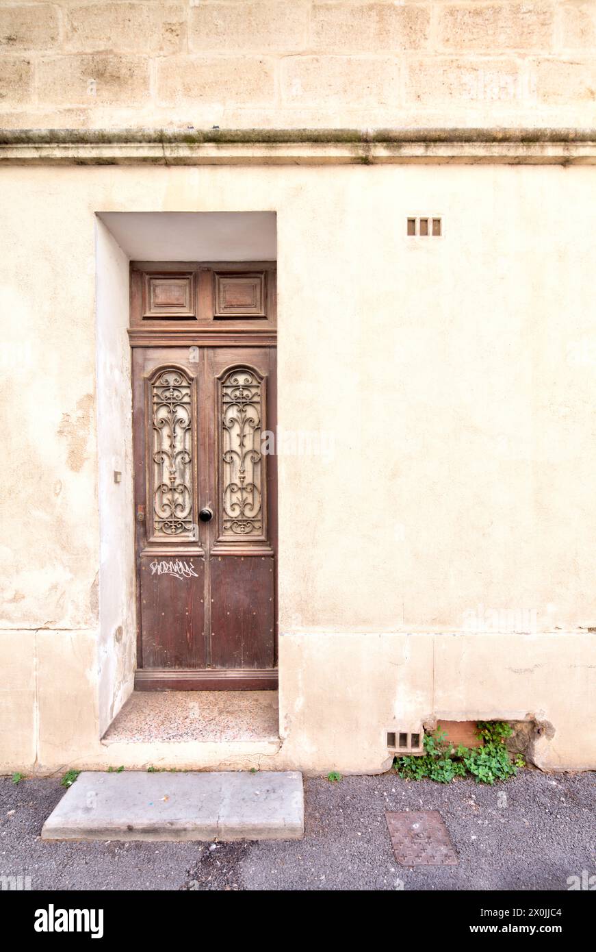 Front door, House facade, Idyll, Town walk, Town view, Aigues-Mortes ...