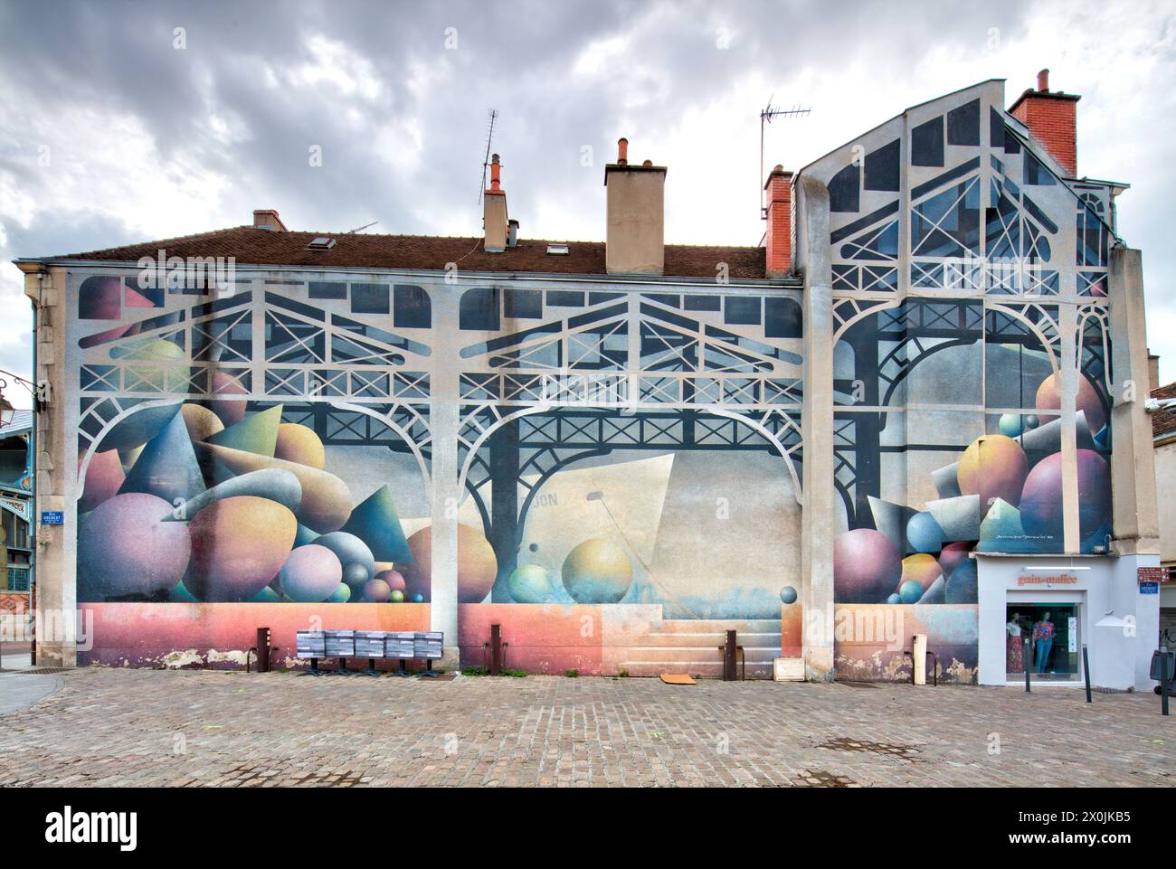 Rue Odebert, cathedral, market hall, wall painting, house facade ...