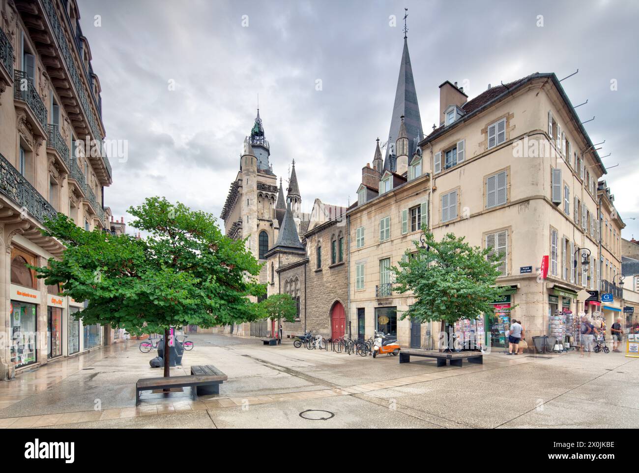 Place Notre Dame, house facade, architecture, city walk, Dijon ...