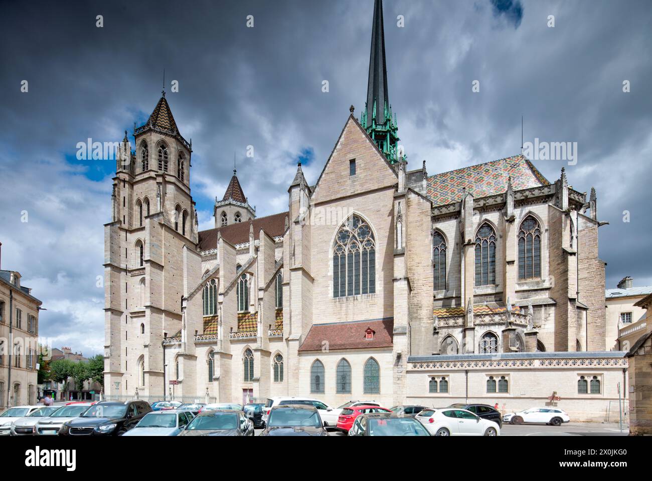 Cathedrale St.Benigne, church, house facade, architecture, Dijon ...