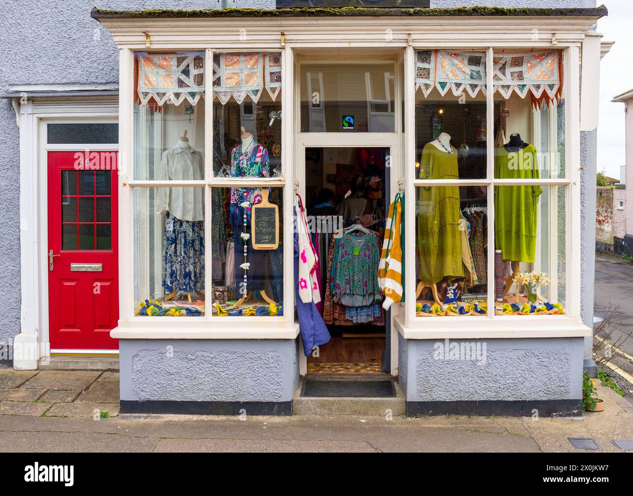 Old fashioned clothes shop hi-res stock photography and images - Alamy