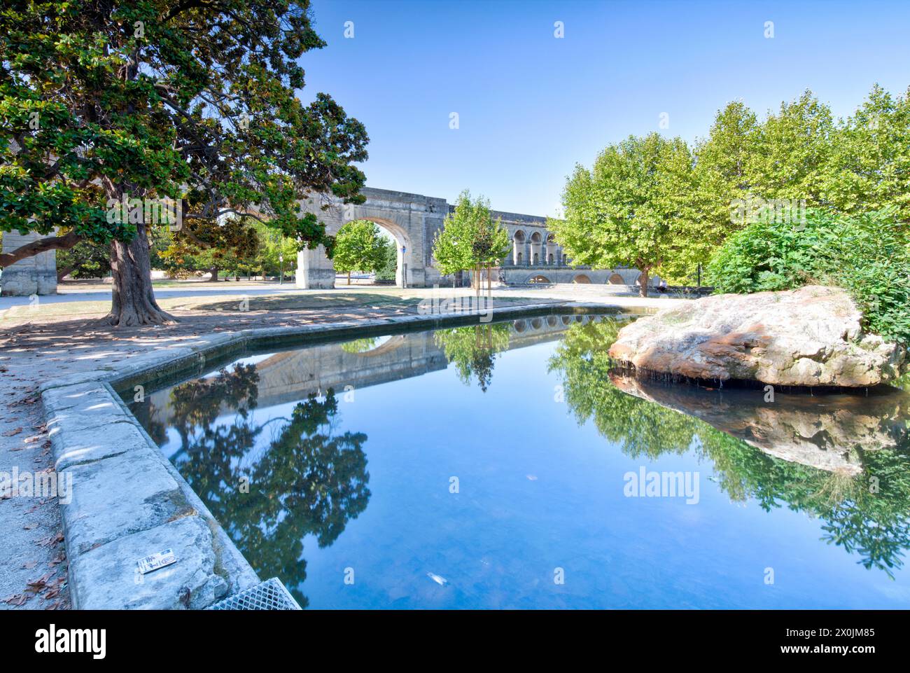 Montpellier aqueduct herault france hi-res stock photography and images ...