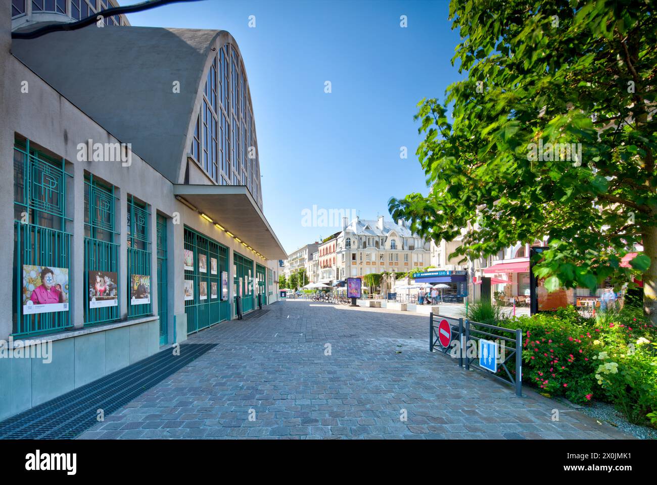 Halles Du Boulingrin, market halls, house facade, facade, city tour ...