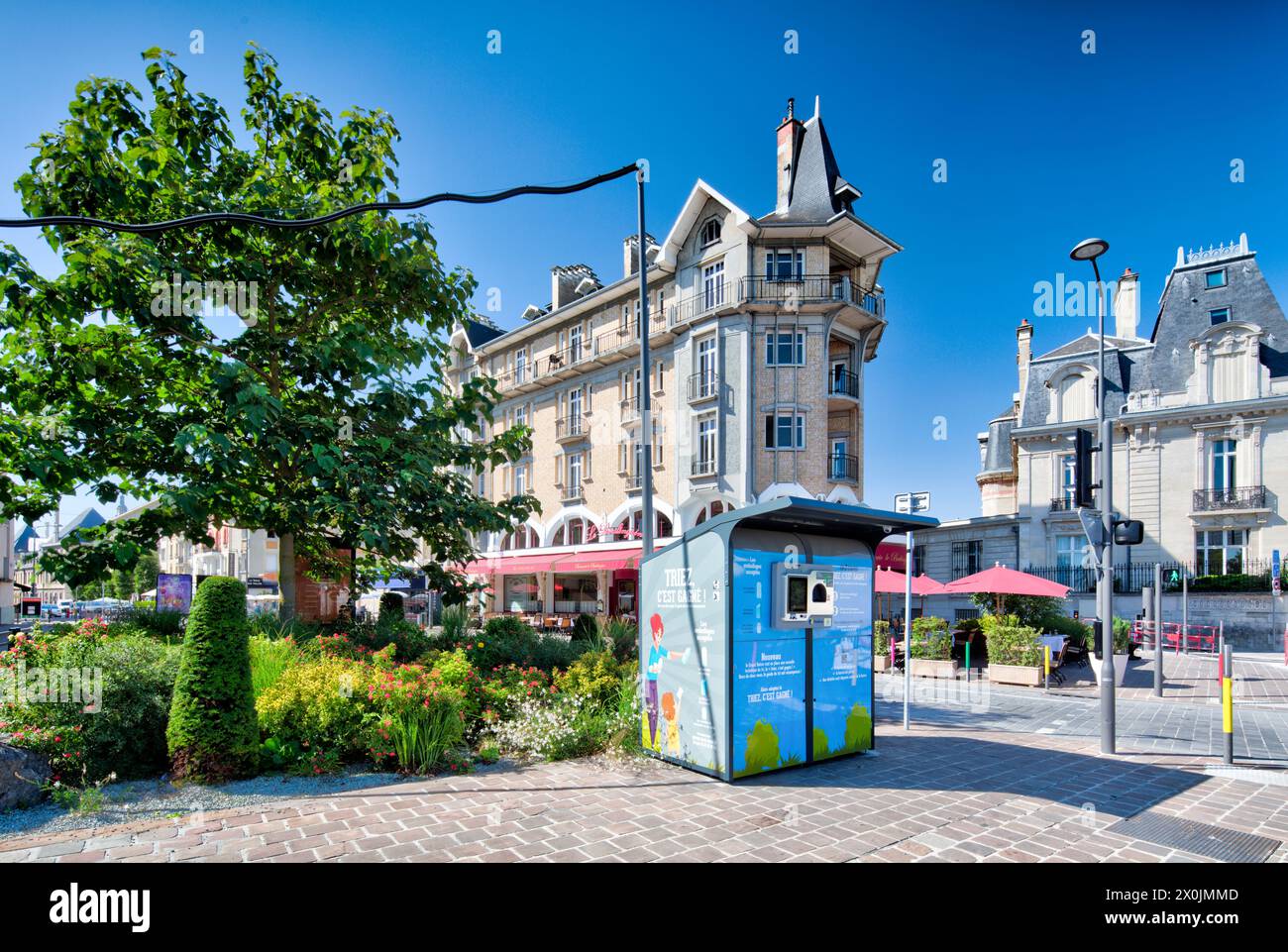 Les Boulingrin, brasserie, house facade, facade, city tour, house view ...