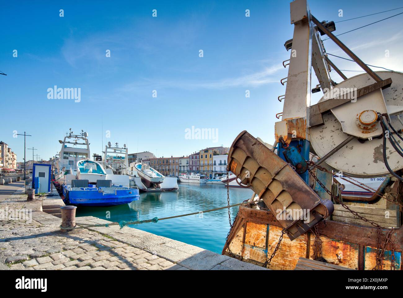 Harbor, promenade, boats, Canal du midi, house facade, architecture ...