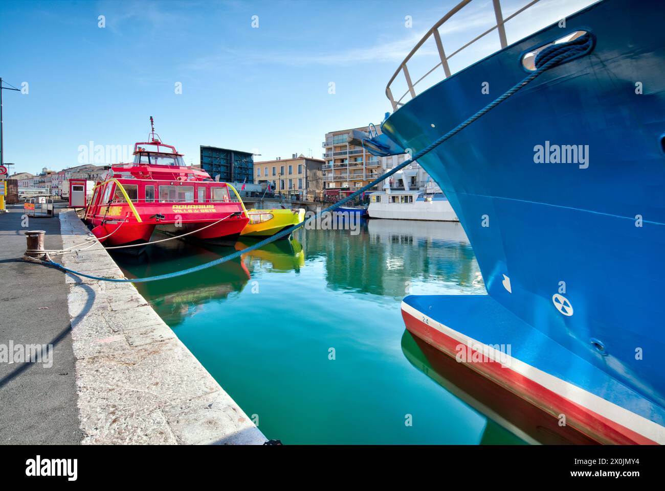 Harbor, promenade, boats, Canal du midi, house facade, architecture ...
