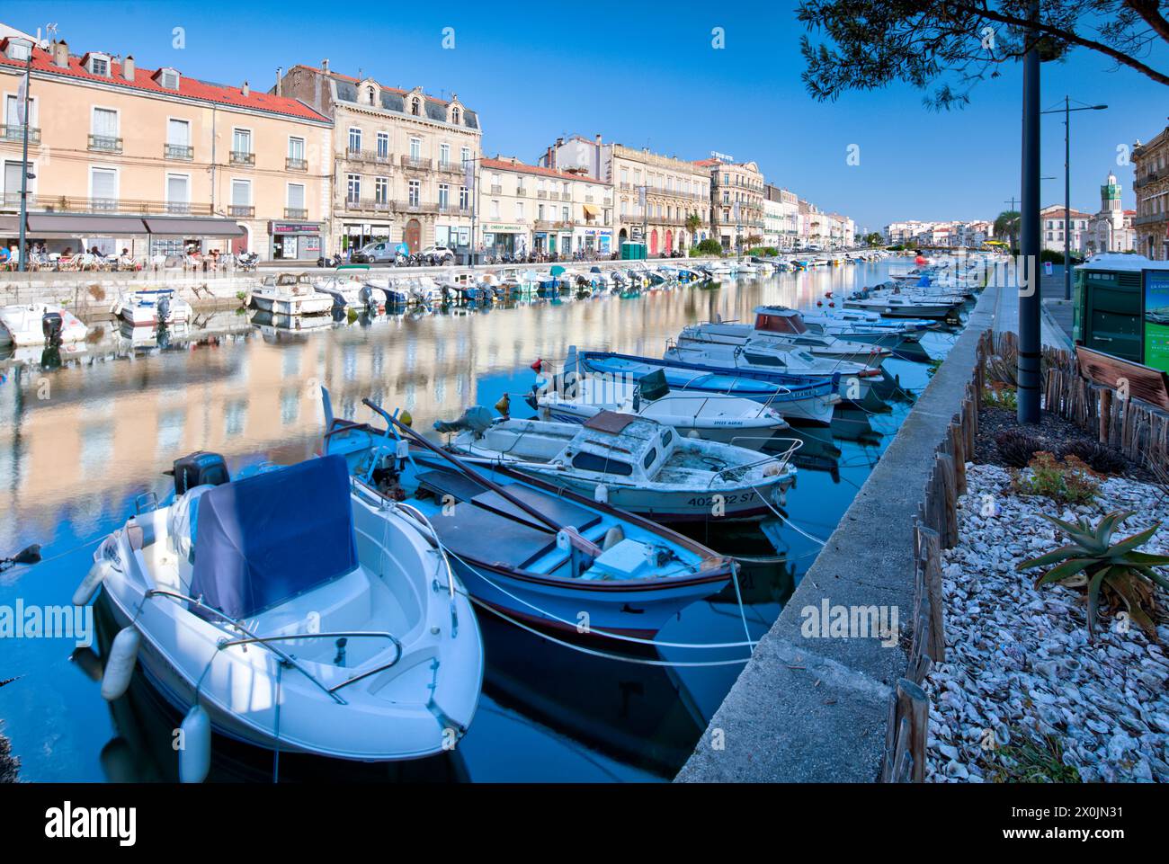 Harbor, promenade, boats, Canal du midi, house facade, architecture ...
