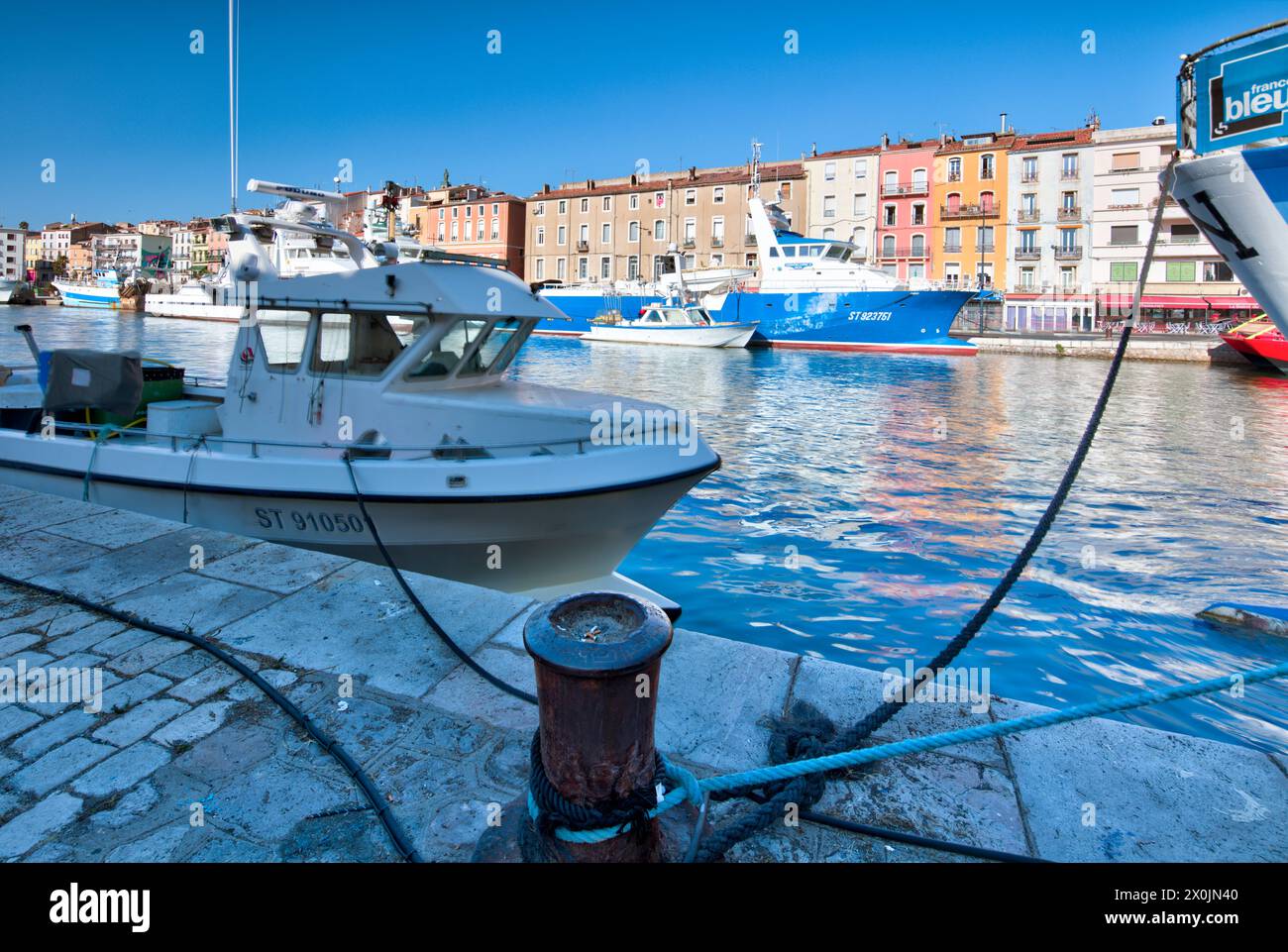 Harbor, promenade, boats, Canal du midi, house facade, architecture ...