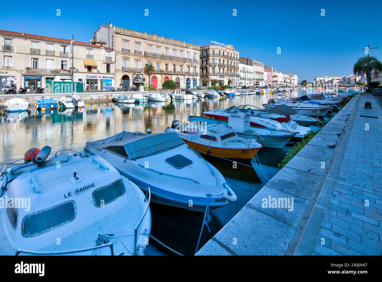 Harbor, promenade, boats, Canal du midi, house facade, architecture ...