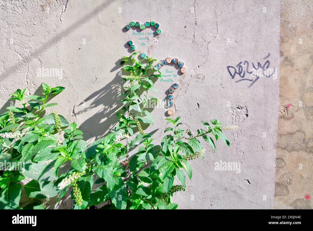 Street art, house facade, architecture, city walk, summer, idyll, Sete ...