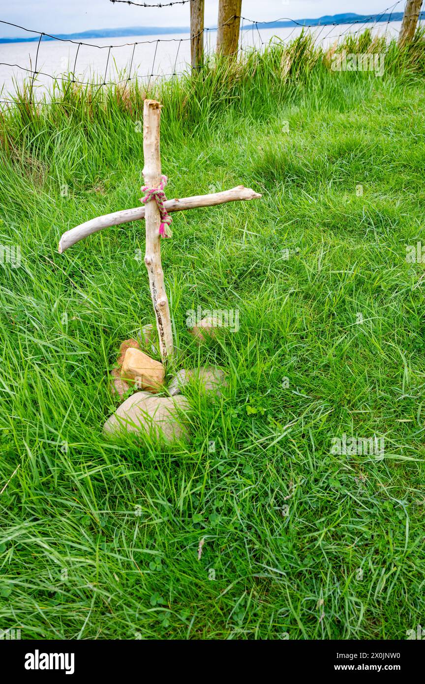The Praying Shell by artist Anthony Padgett. The Shore, Bolton-le-Sands ...